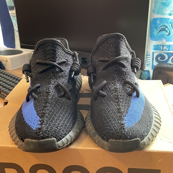 adidas | Shoes | Yeezy Boost 35 V2 Dazzling Blue Box Included With ...